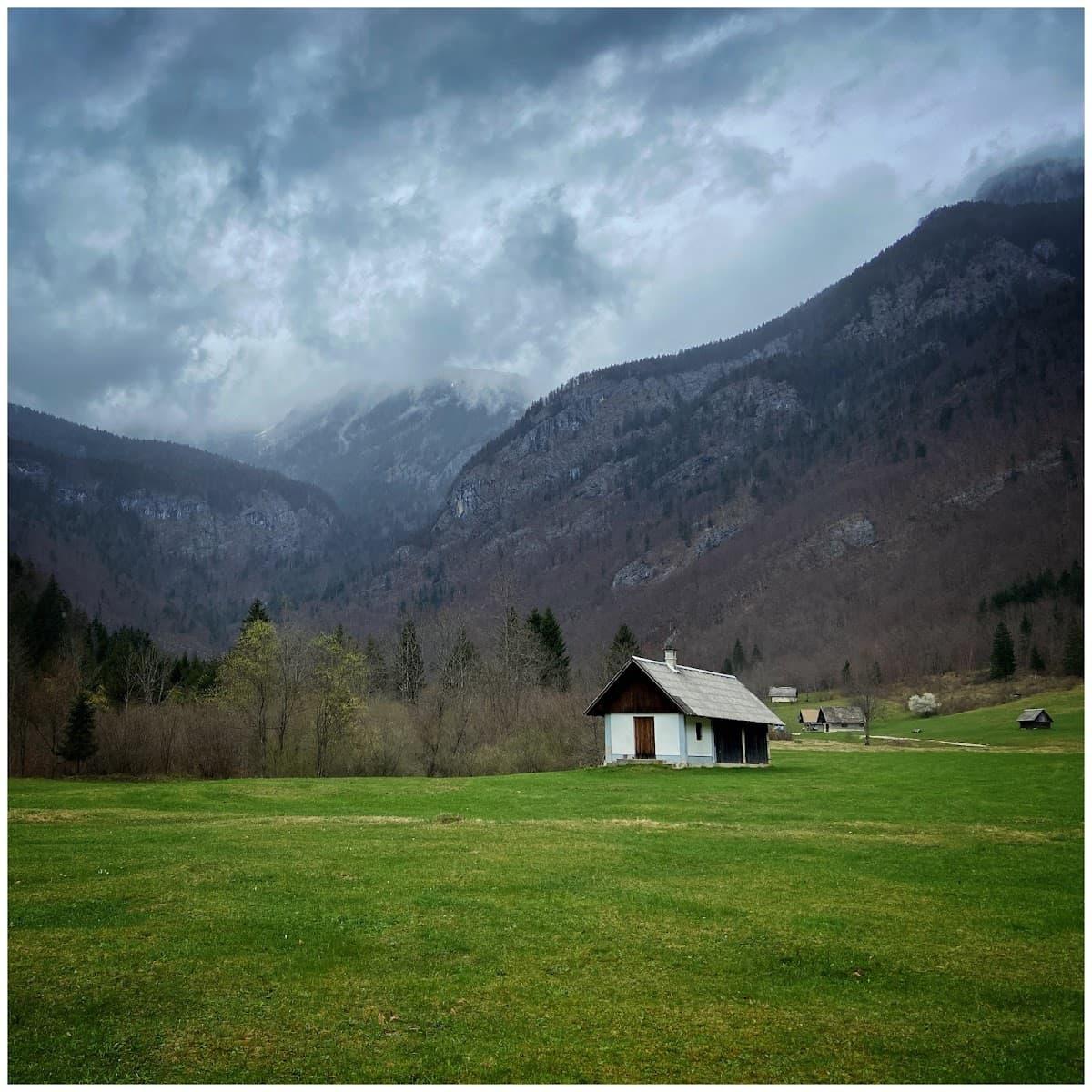 Vodnikov Dom na Velem Polju - Hut to Hut Hiking Slovenia